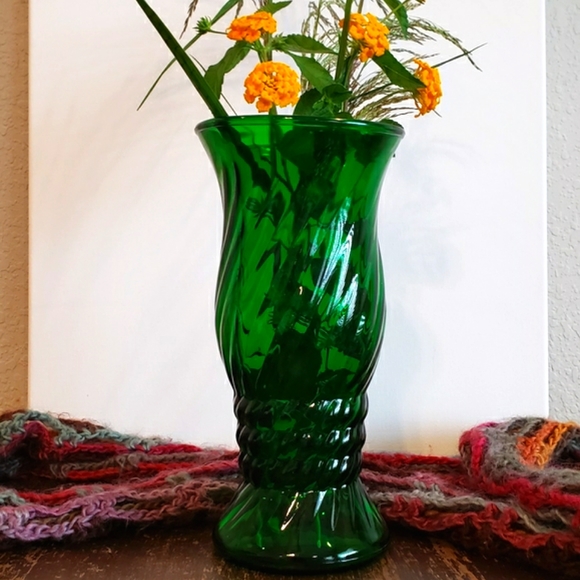 E O Brody | Accents | Vintage Emerald Eo Brody Glass Co G6 Vase Spring ...